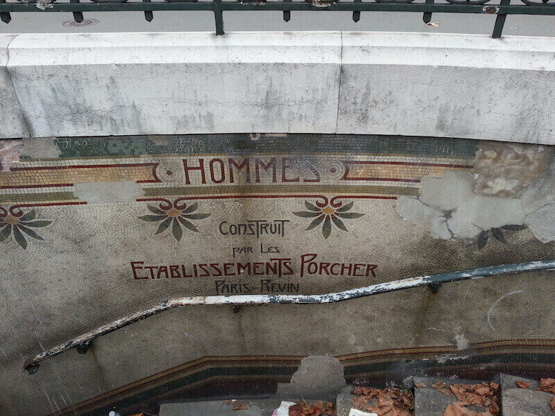 Een ‘pipi’ doen op het mooiste openbare toilet van Parijs | Monsieur ...